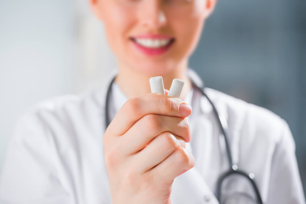 Masticar chicle: Frescura temporal, contaminación permanente