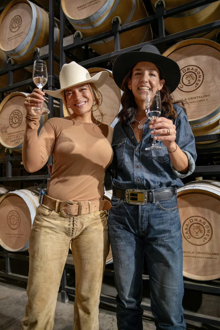 200 copas y un imperio: Karol G lanza un tequila de lujo