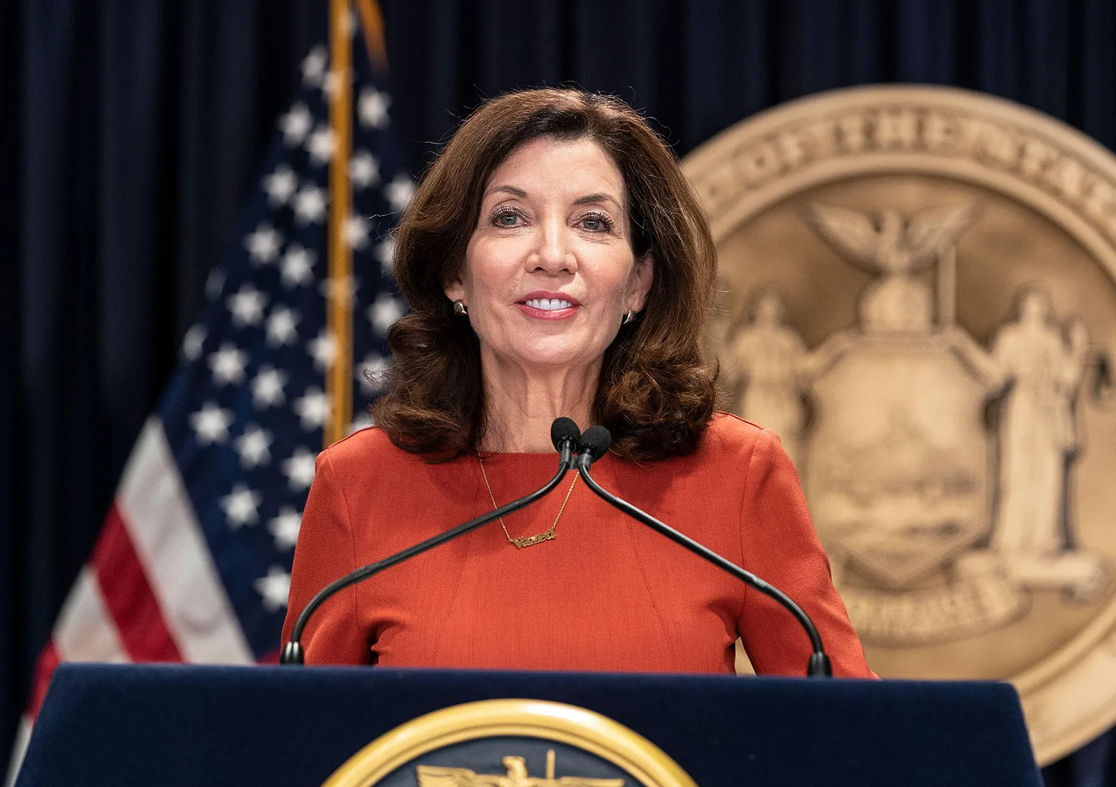 Kathy Hochul llega a RD en su primera visita oficial - Revista Mercado
